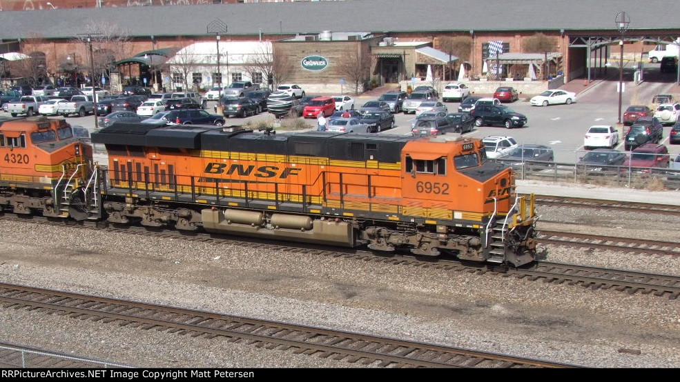 BNSF 6952